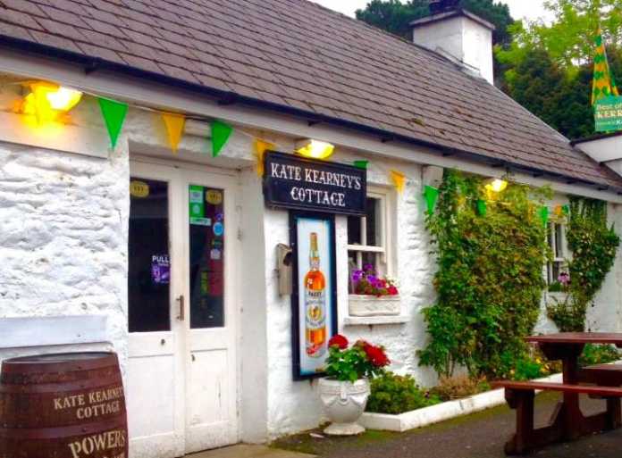 9 BEST Pubs in Killarney (Trad Pubs Ye'll LOVE)