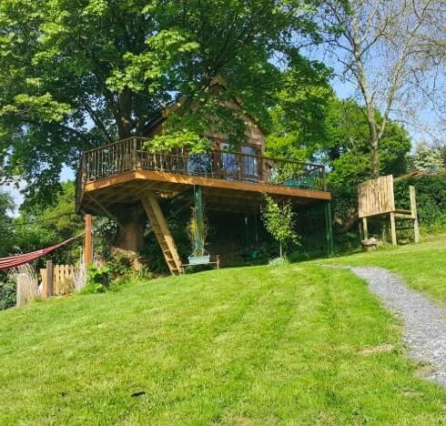 9 GORGEOUS Treehouses In Ireland You Can Rent In 2020