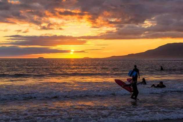 Surfing In Ireland: 13 Places In Ireland For WAVES + PINTS