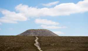 Knocknarea Walk: Parking, Trail + Length (2021 Guide)