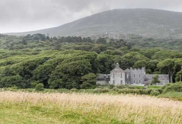 Caherdaniel Kerry: What To Do, B&Bs + Food (2024)