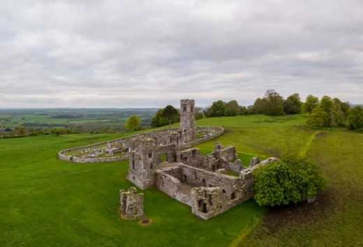 Slane In Meath: Things to do, Hotels, Food + Pubs